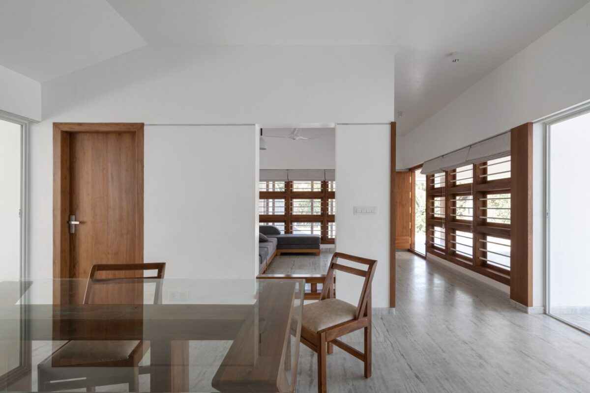 The H-Shaped House Plan Has A Communal And Private Spaces | Malabar ...