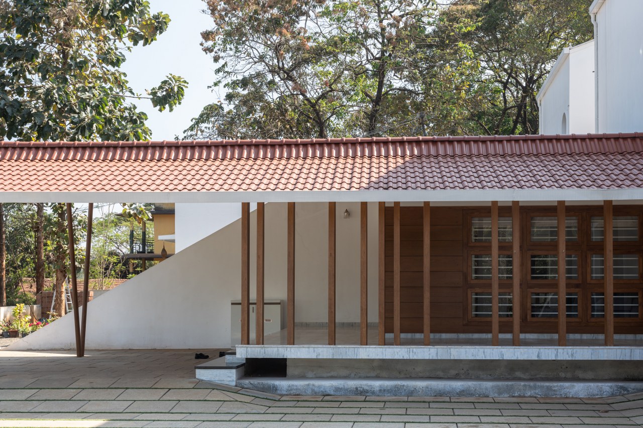 The H-Shaped House Plan Has A Communal And Private Spaces | Malabar ...