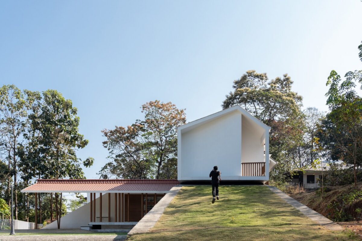 The H-Shaped House Plan Has A Communal And Private Spaces | Malabar ...
