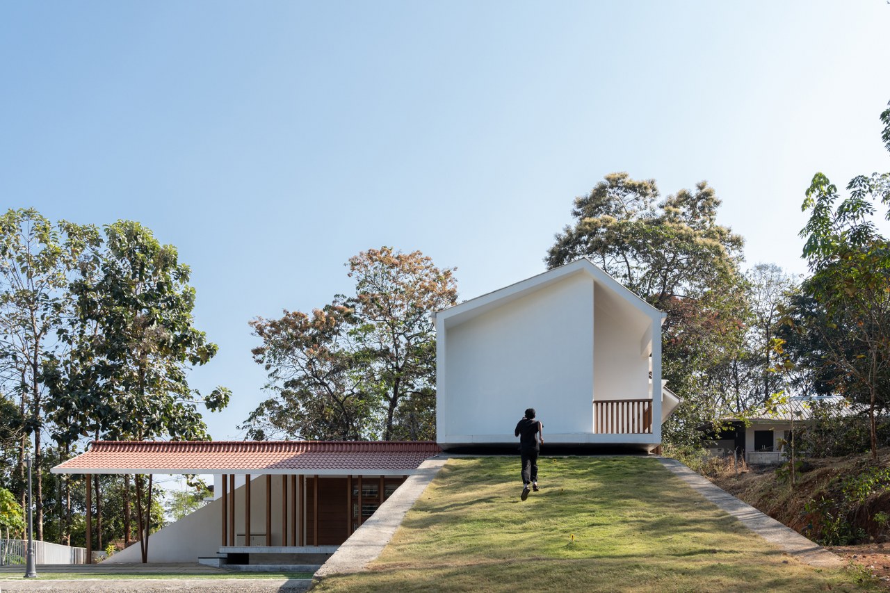 The H-Shaped House Plan Has A Communal And Private Spaces | Malabar ...