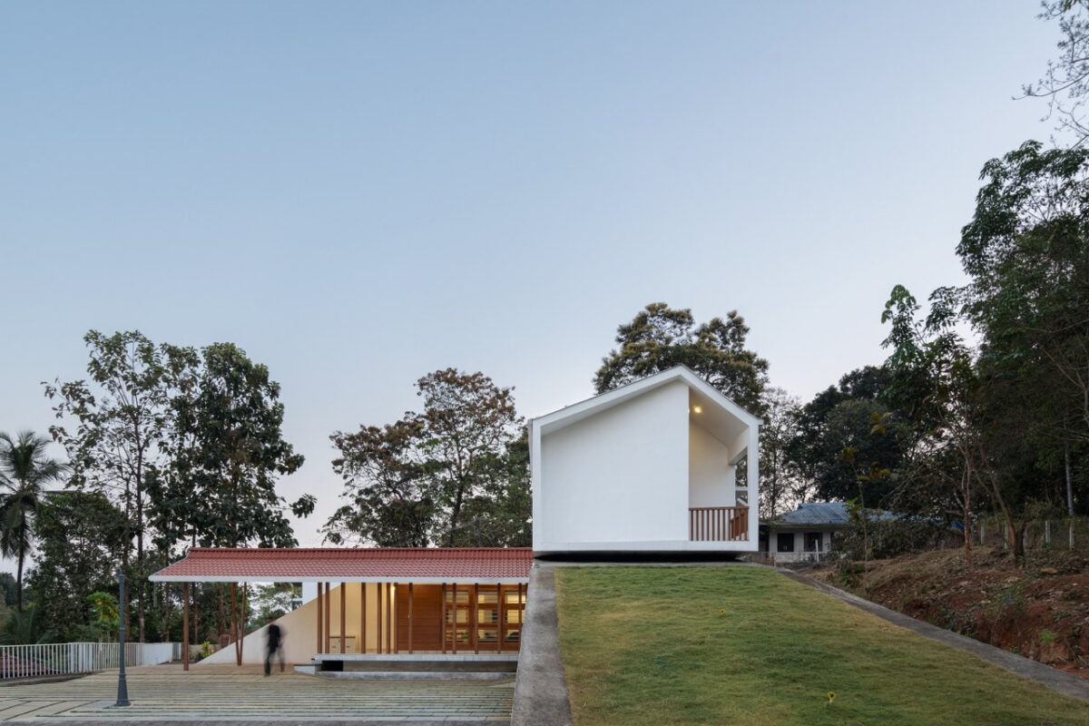 The H-Shaped House Plan Has A Communal And Private Spaces | Malabar ...