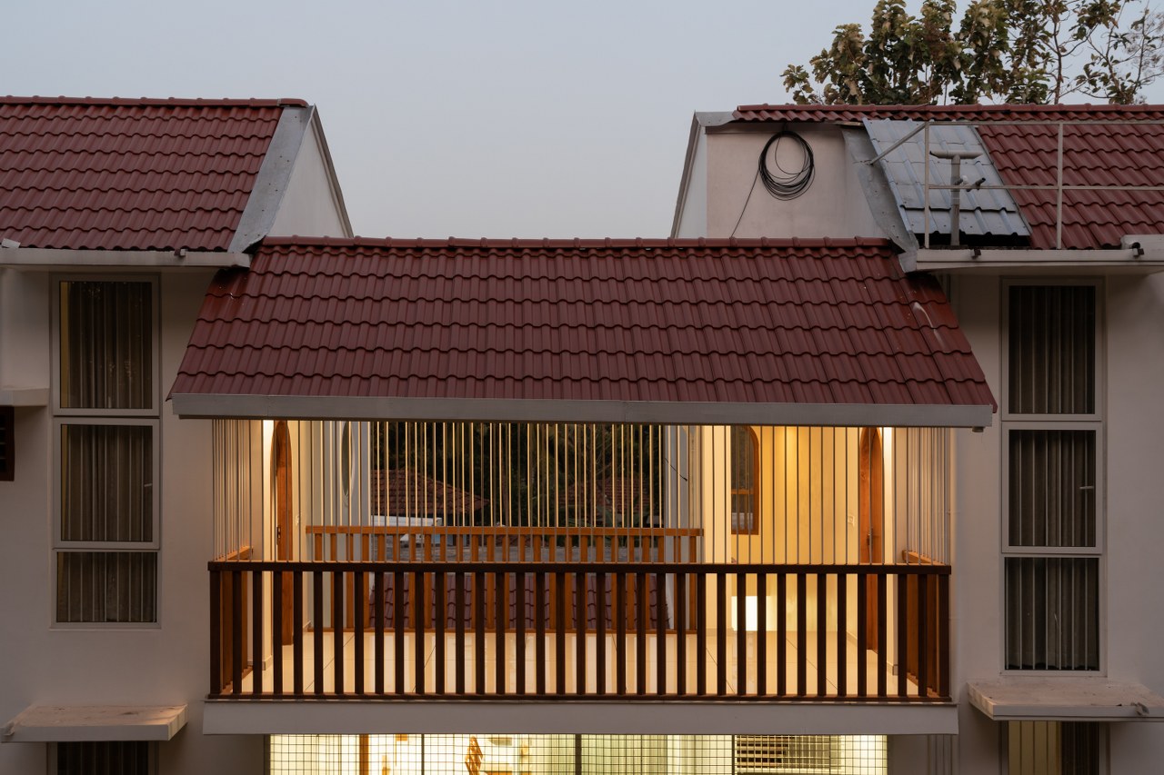 The H-Shaped House Plan Has A Communal And Private Spaces | Malabar ...