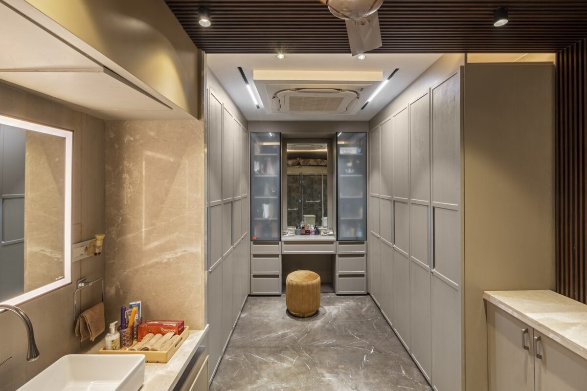 This Home in Delhi is a Structure That Stands Out From its Surroundings ...