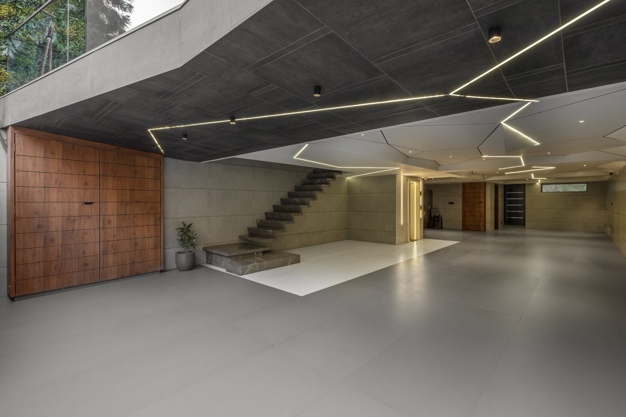 This Home in Delhi is a Structure That Stands Out From its Surroundings ...