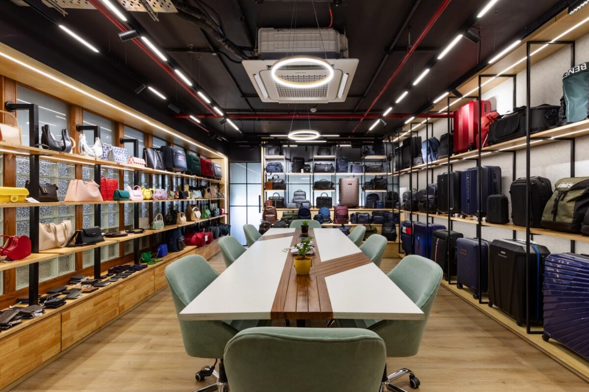 The Interior Design Of Office Create A Seamless Loop Of Circulation ...