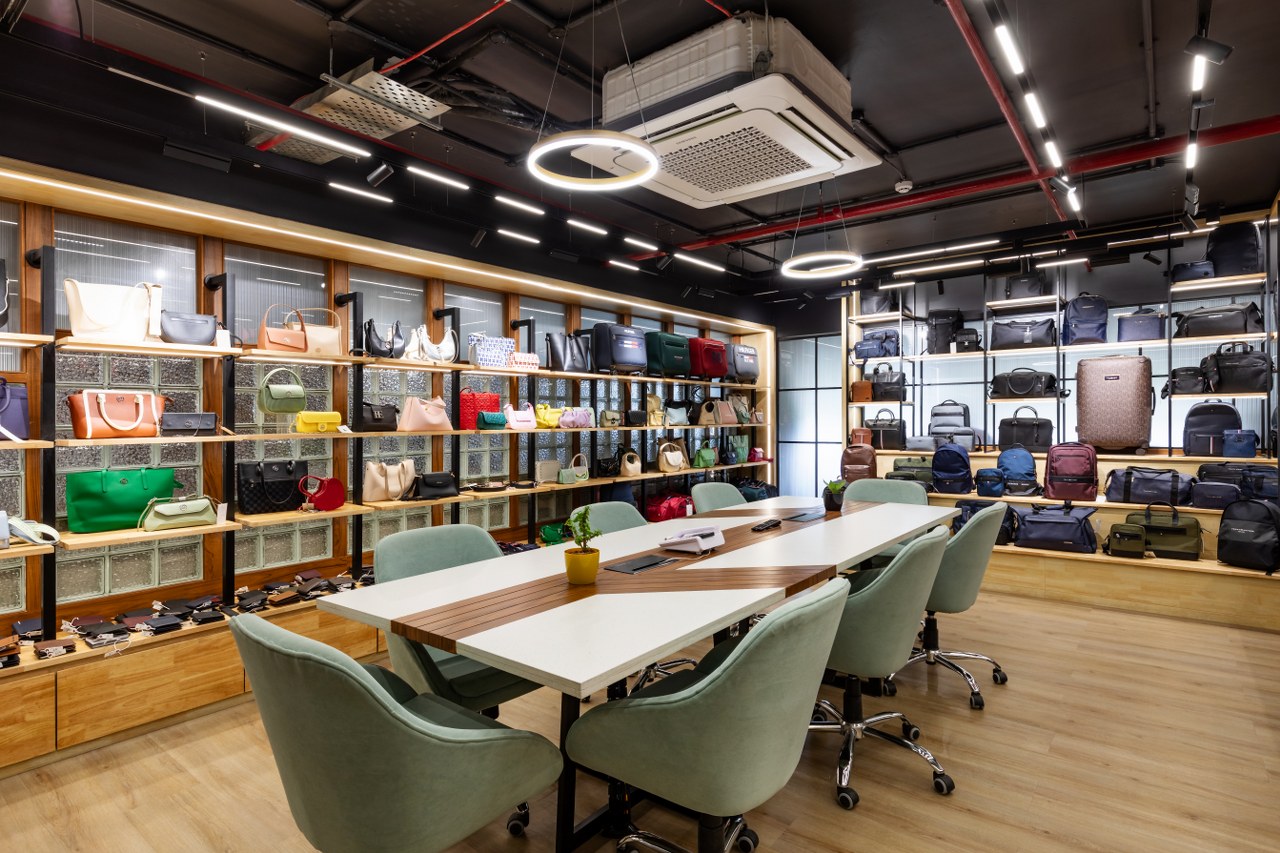 The Interior Design Of Office Create A Seamless Loop Of Circulation ...