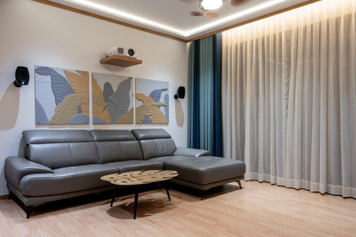 A Vast Canvas Such As This Home Blends Various Interior Styles ...
