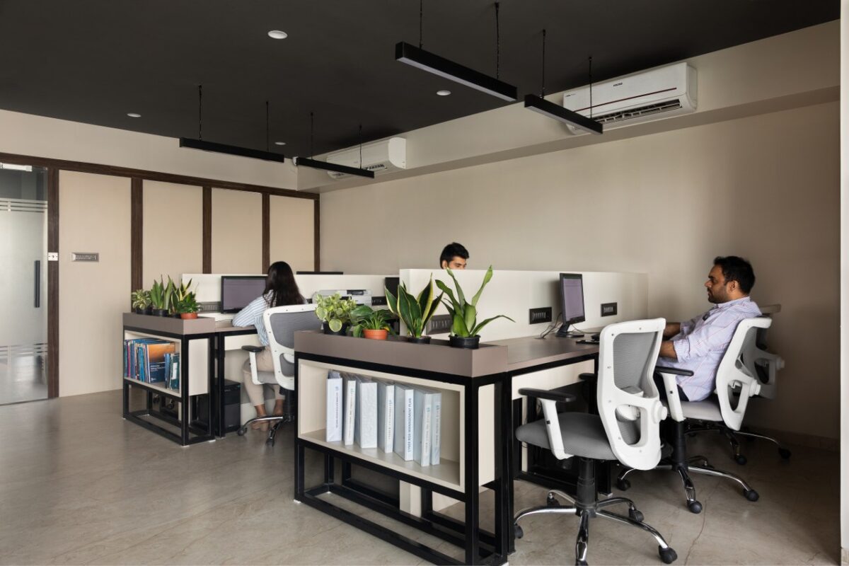 The Minimalist Office Exudes A Sense Of Sophistication | MN ...