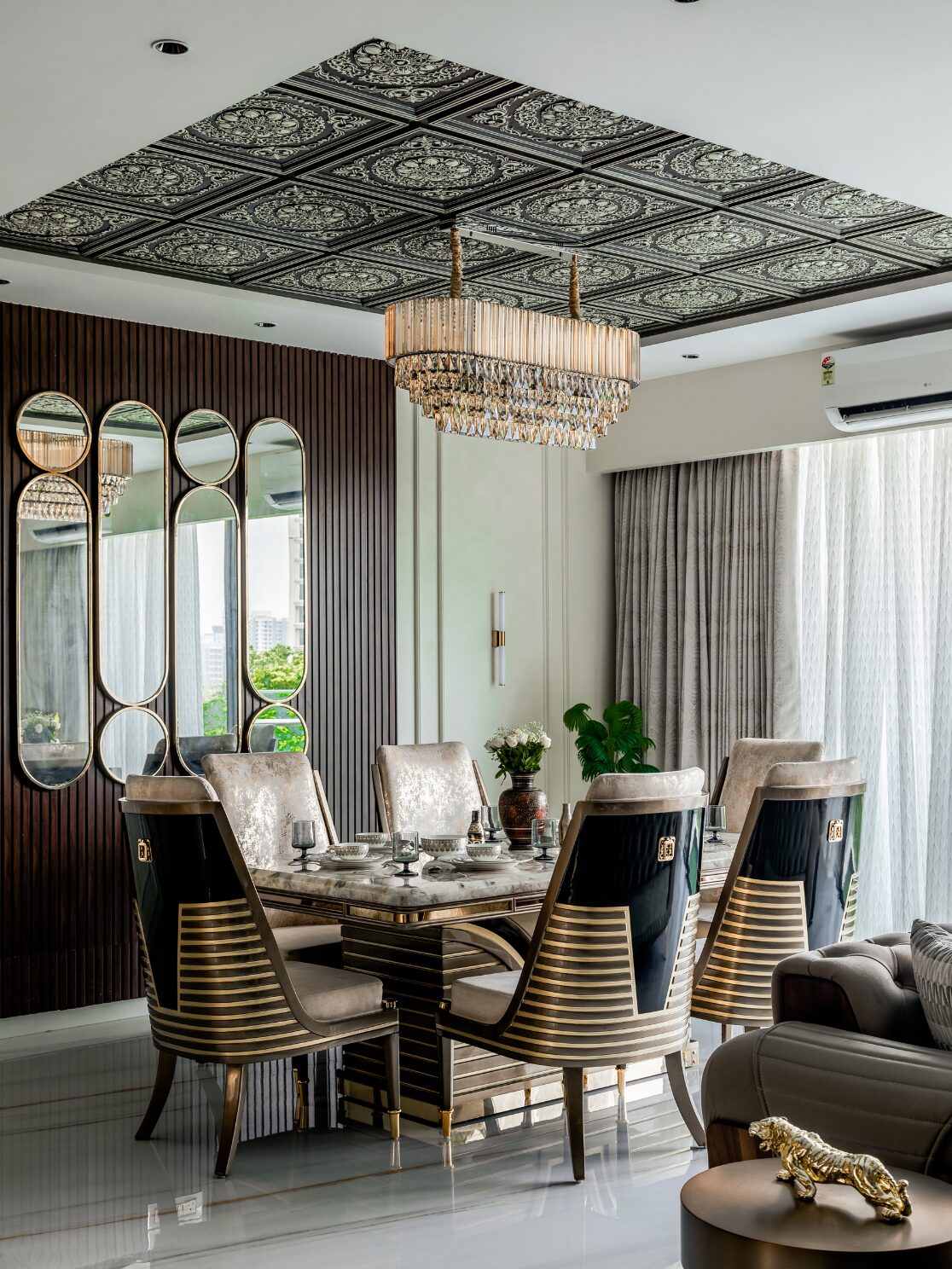 The Modern Antique Interior Design Blends Practicality With Aesthetics ...