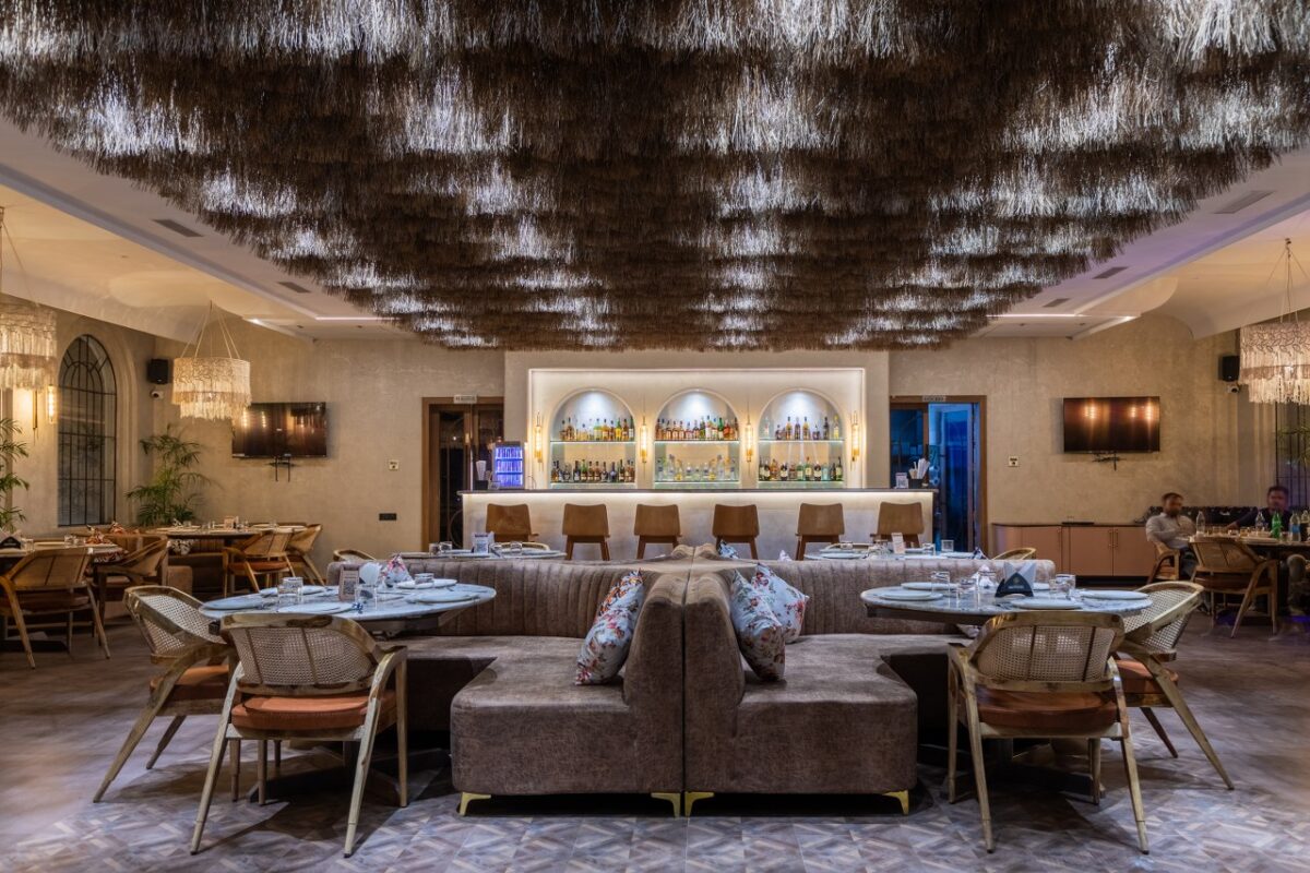 A Rustic Restaurant Brings The Tranquility Of Beachside | Imagine ...