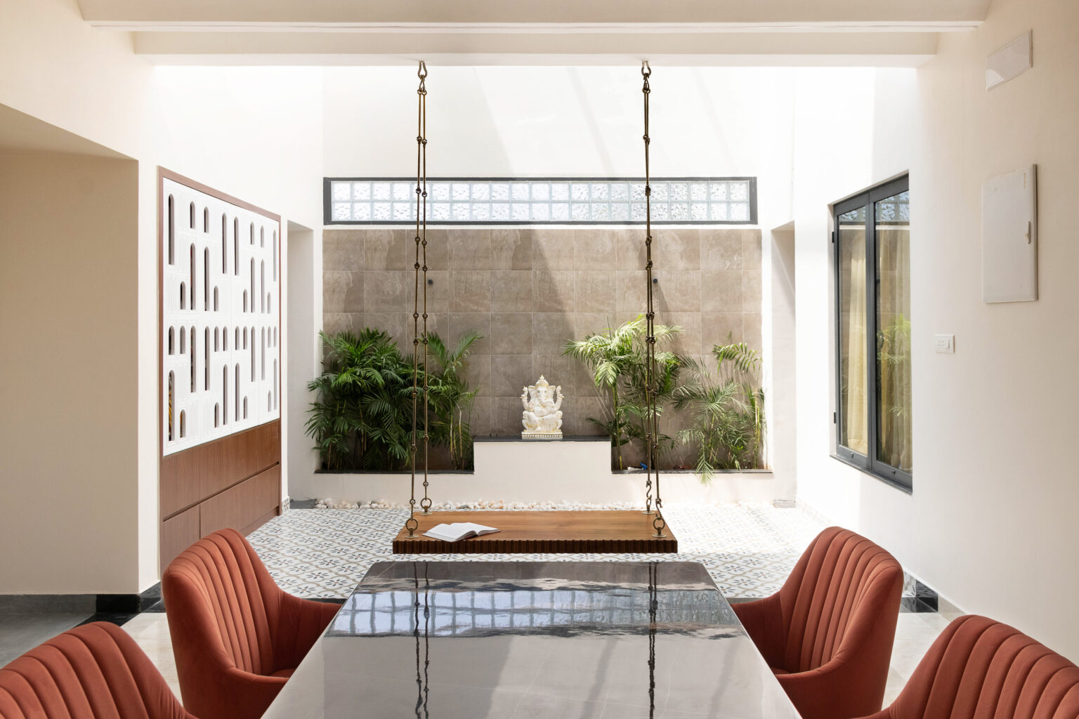 This Three Story Home Design Is A Celebration Of Nature’s Beauty ...