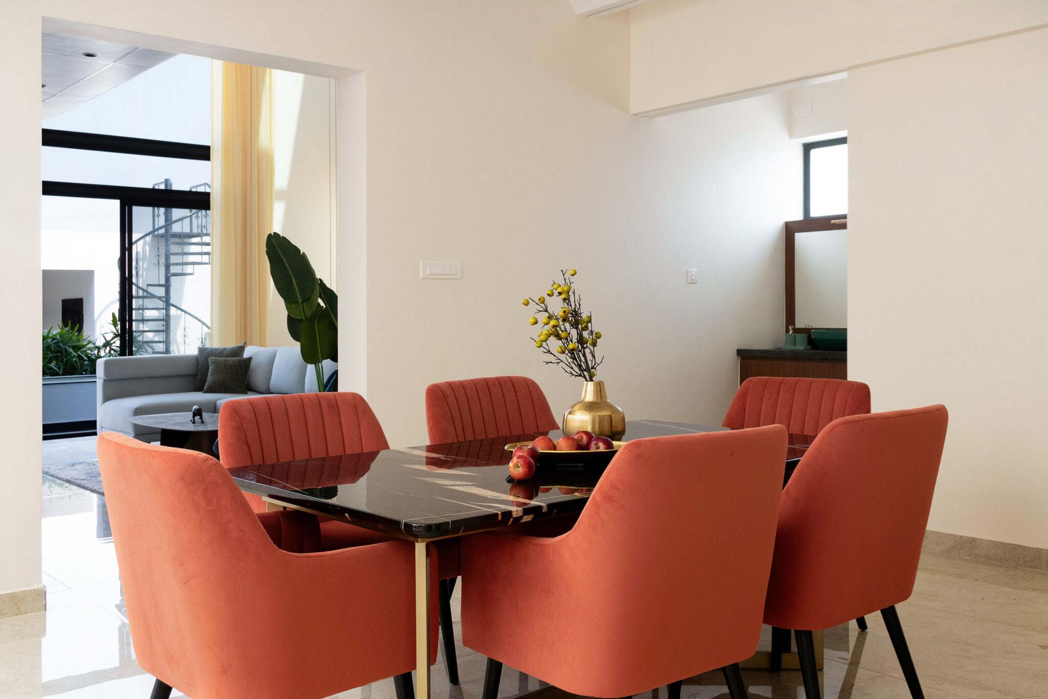 This Three Story Home Design Is A Celebration Of Nature’s Beauty ...