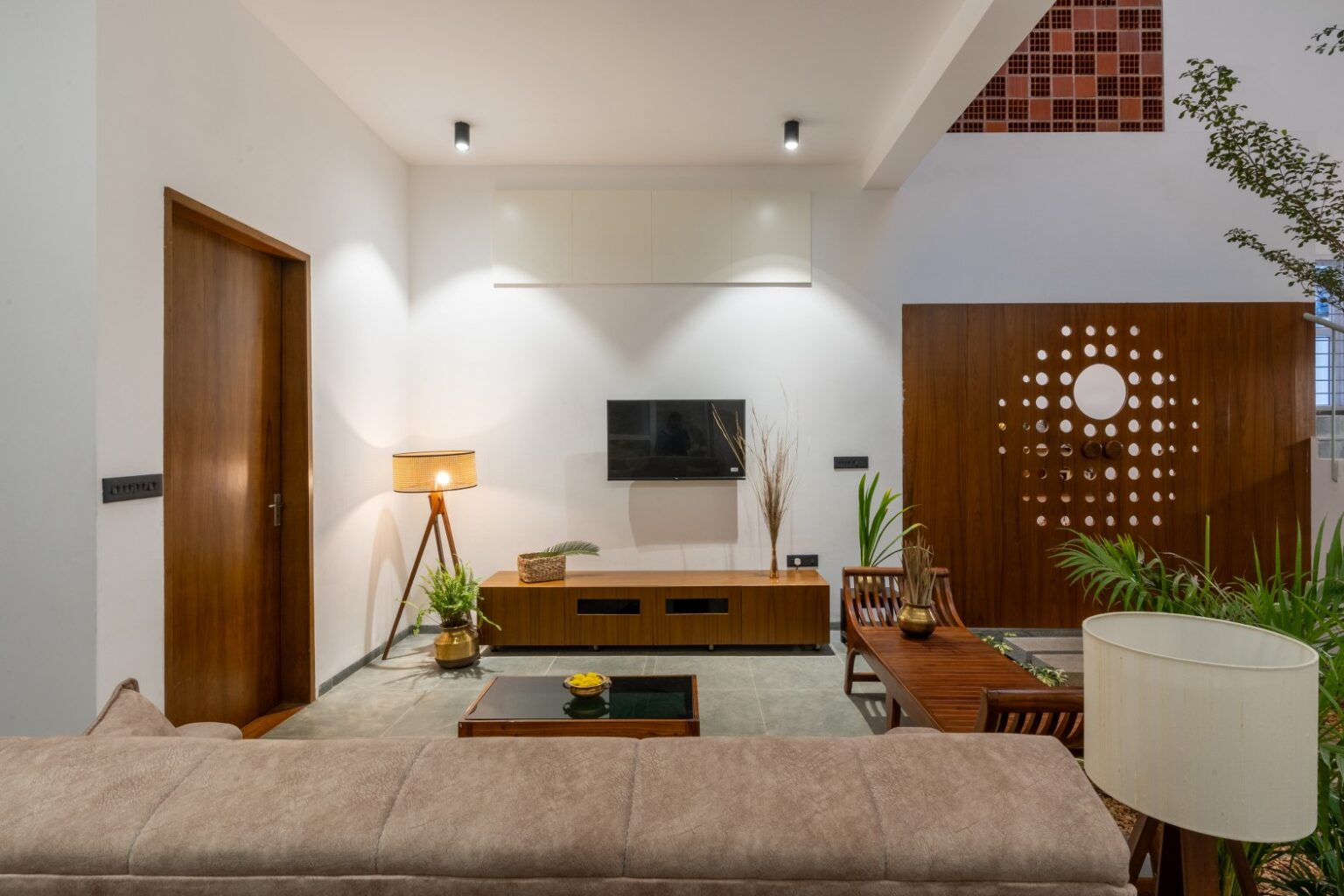 Modern Design House Is More Than Just A Space to Stay | seeders ...