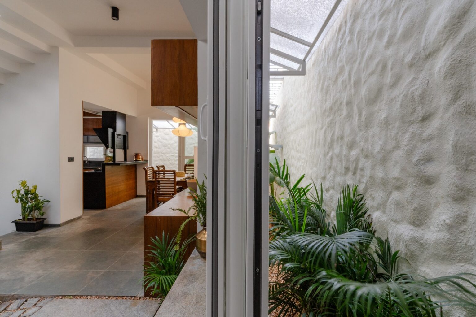 Modern Design House Is More Than Just A Space to Stay | seeders ...