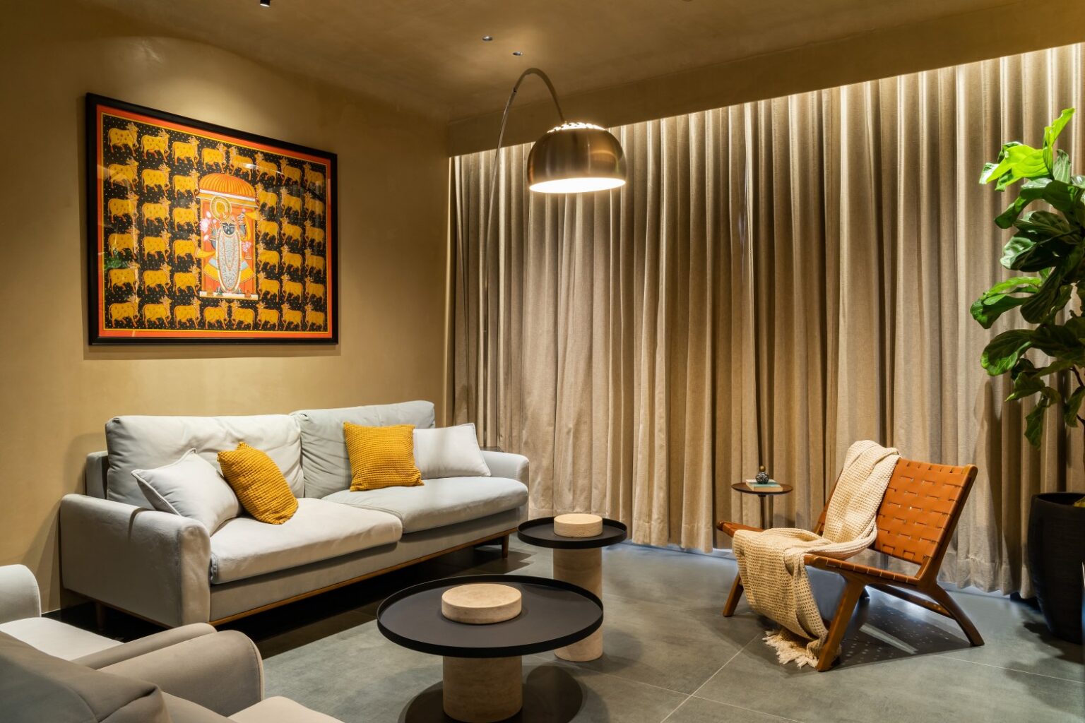 The Interior Of This Modern Indian House Design Has A Warm Earthy ...