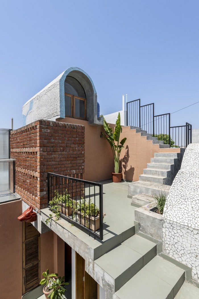 This House With A Vault Roof is Specifically For An Artist | Vrushaket ...