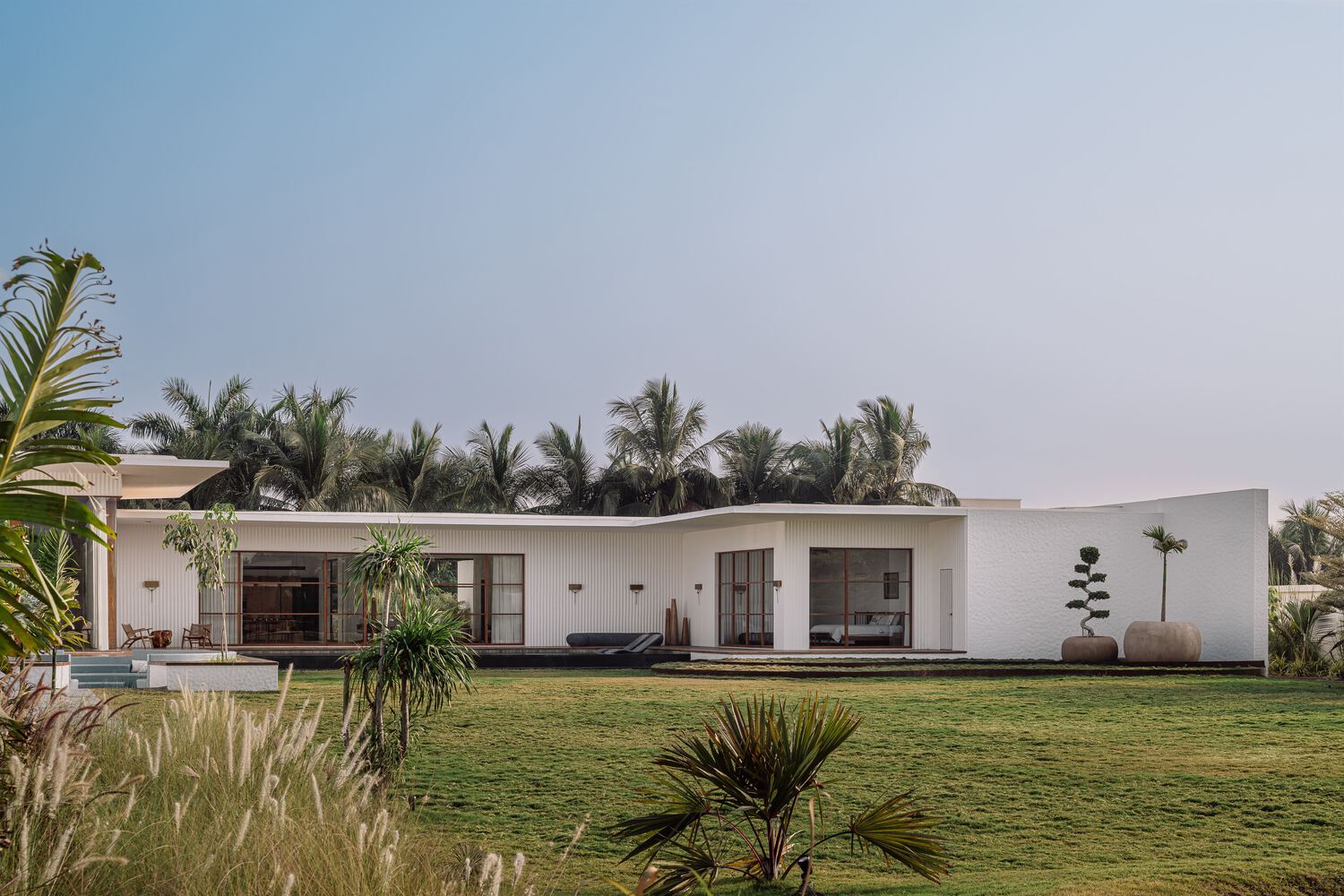 The White House Design Has A Seamless Visual Connection | Dipen Gada ...