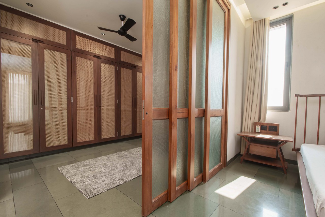 This Contemporary Minimalist House Blends With Calm Simplicity ...