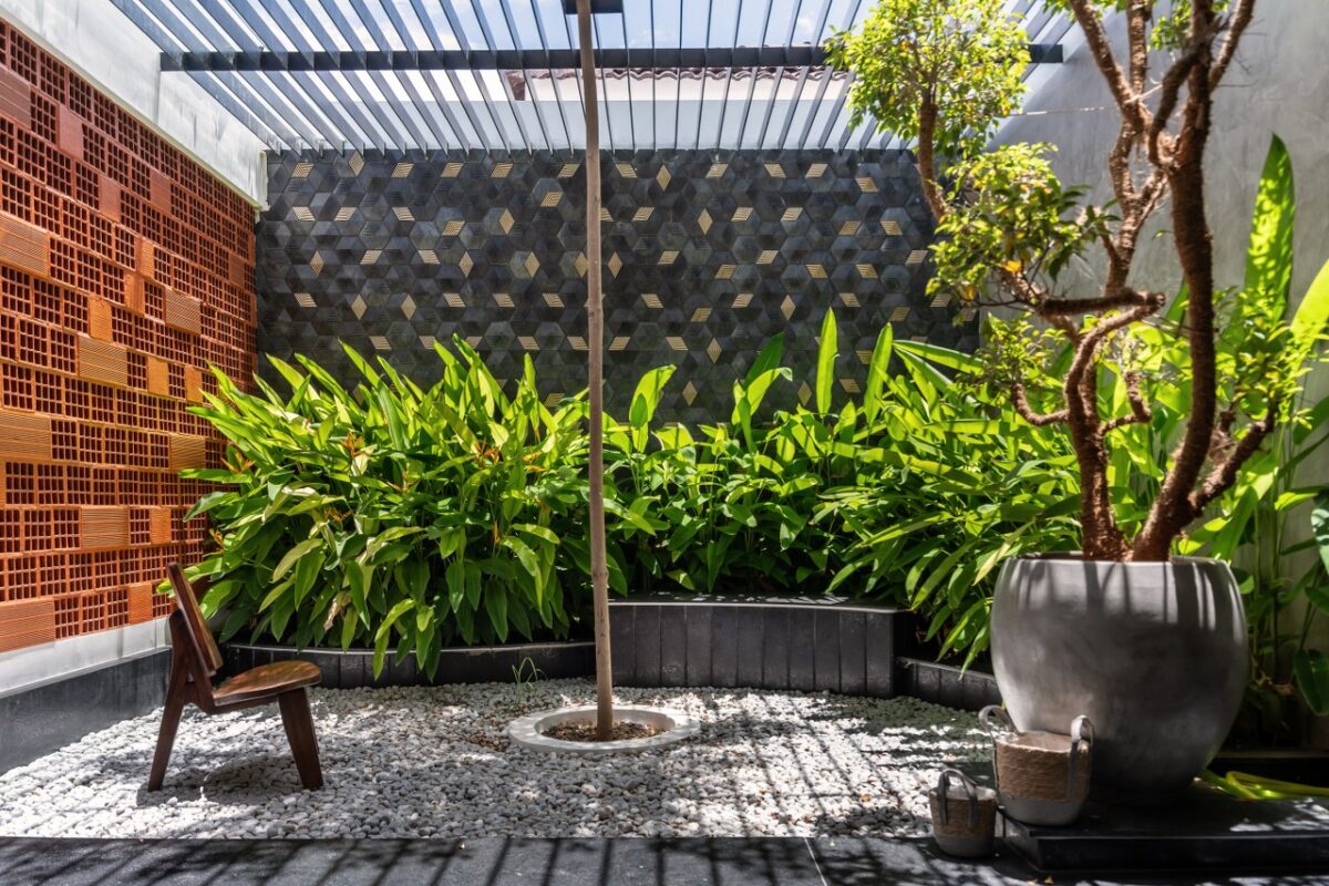 This Courtyard House Plan Stands as a Testament to Architectural ...