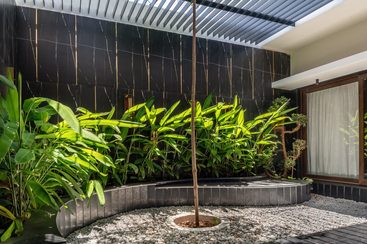 This Courtyard House Plan Stands as a Testament to Architectural ...