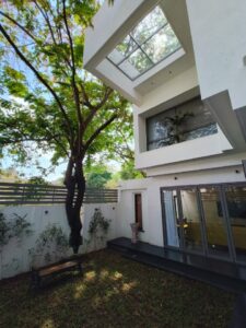 This Home Creates a Harmonious Design for Three Generations | Chaware ...