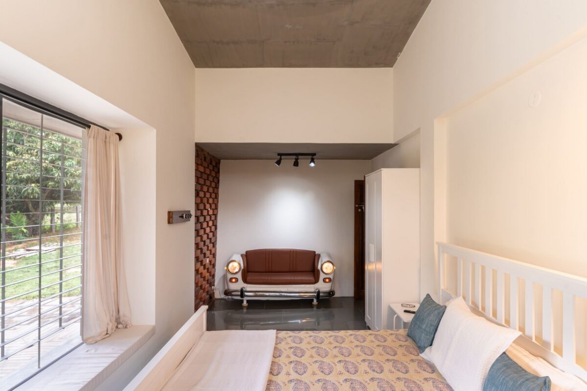 This L shaped House is an Exemplar of Contextual Regionalism | betweenlines