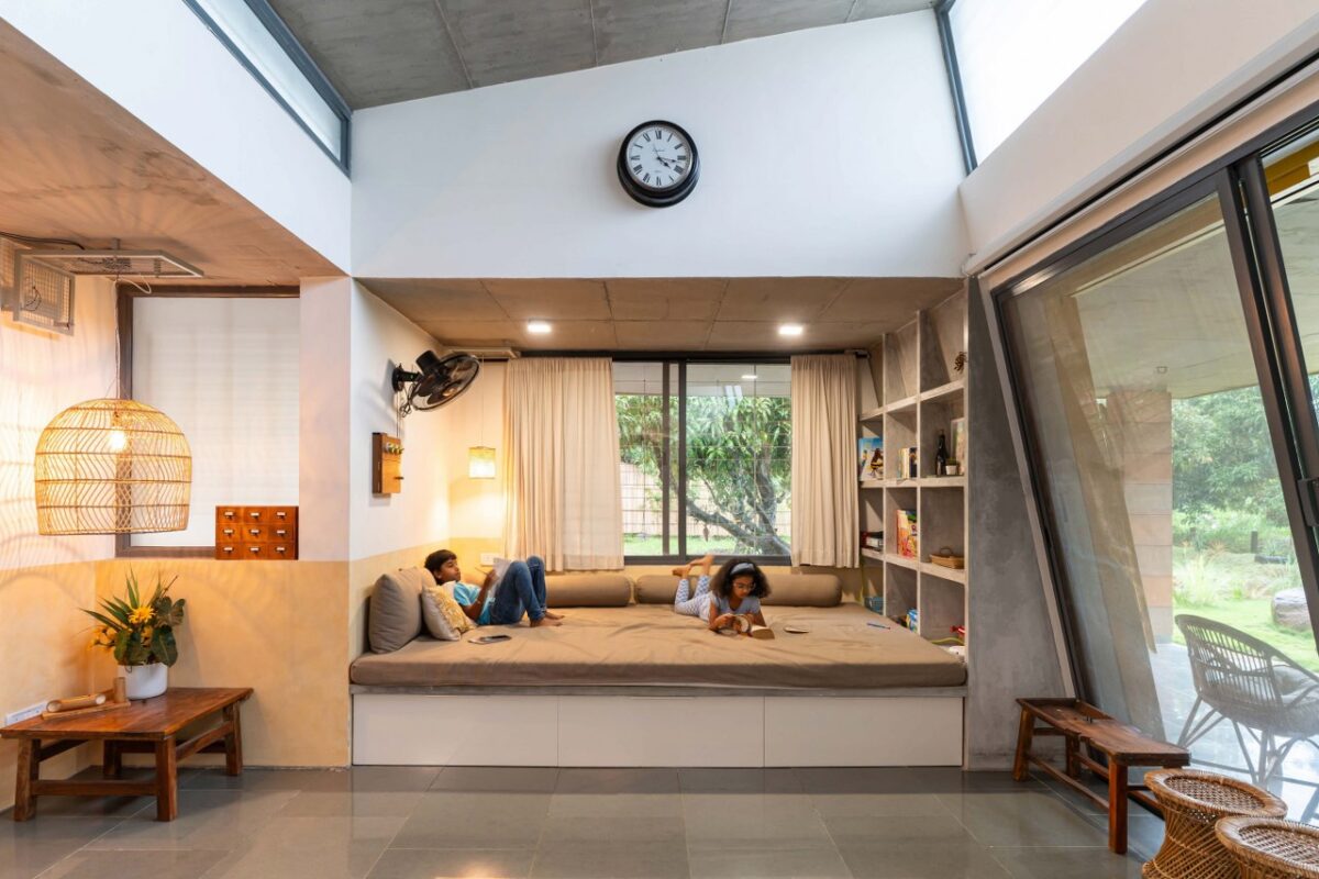 This L shaped House is an Exemplar of Contextual Regionalism | betweenlines