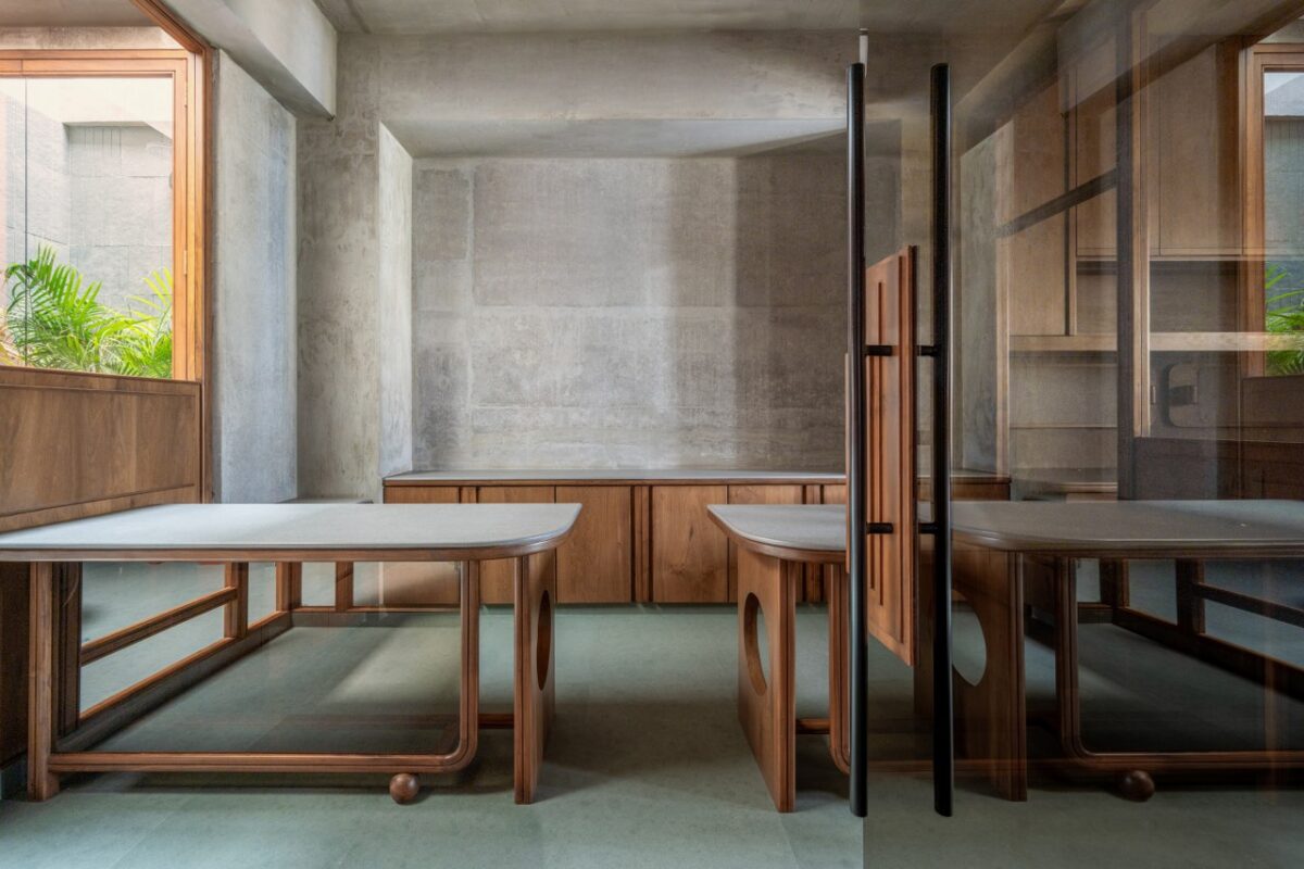 This Modern Office Interior Design is a Reimagination of Workspaces ...