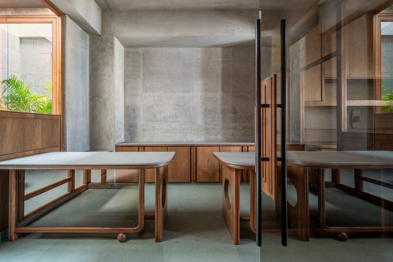 This Modern Office Interior Design is a Reimagination of Workspaces ...