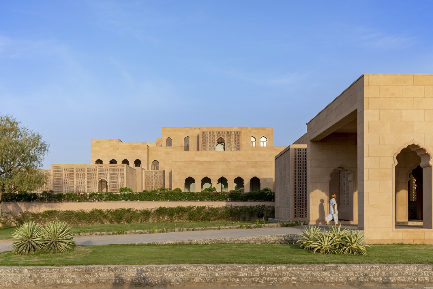 This House Imbibes The Traditional Principles Of Rajasthan Architecture ...