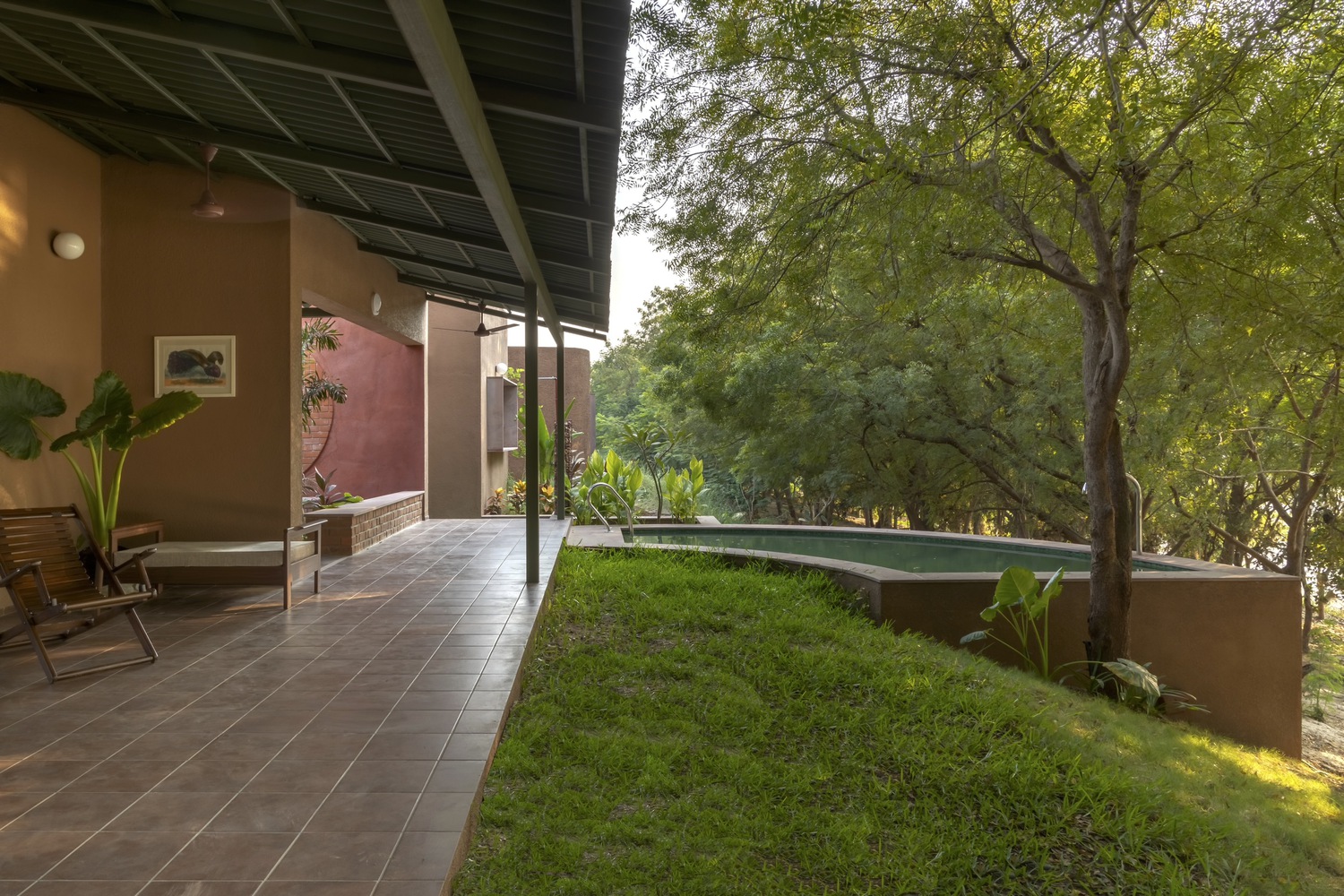 The Goal of this Riverbank House is to Harmonize with their ...