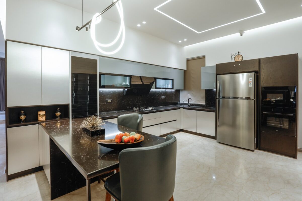 A Studio House Design Which Minimizes Internal Walls To Maximise ...