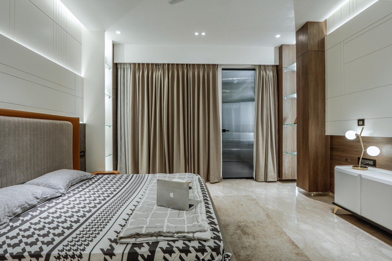 A Studio House Design Which Minimizes Internal Walls To Maximise ...