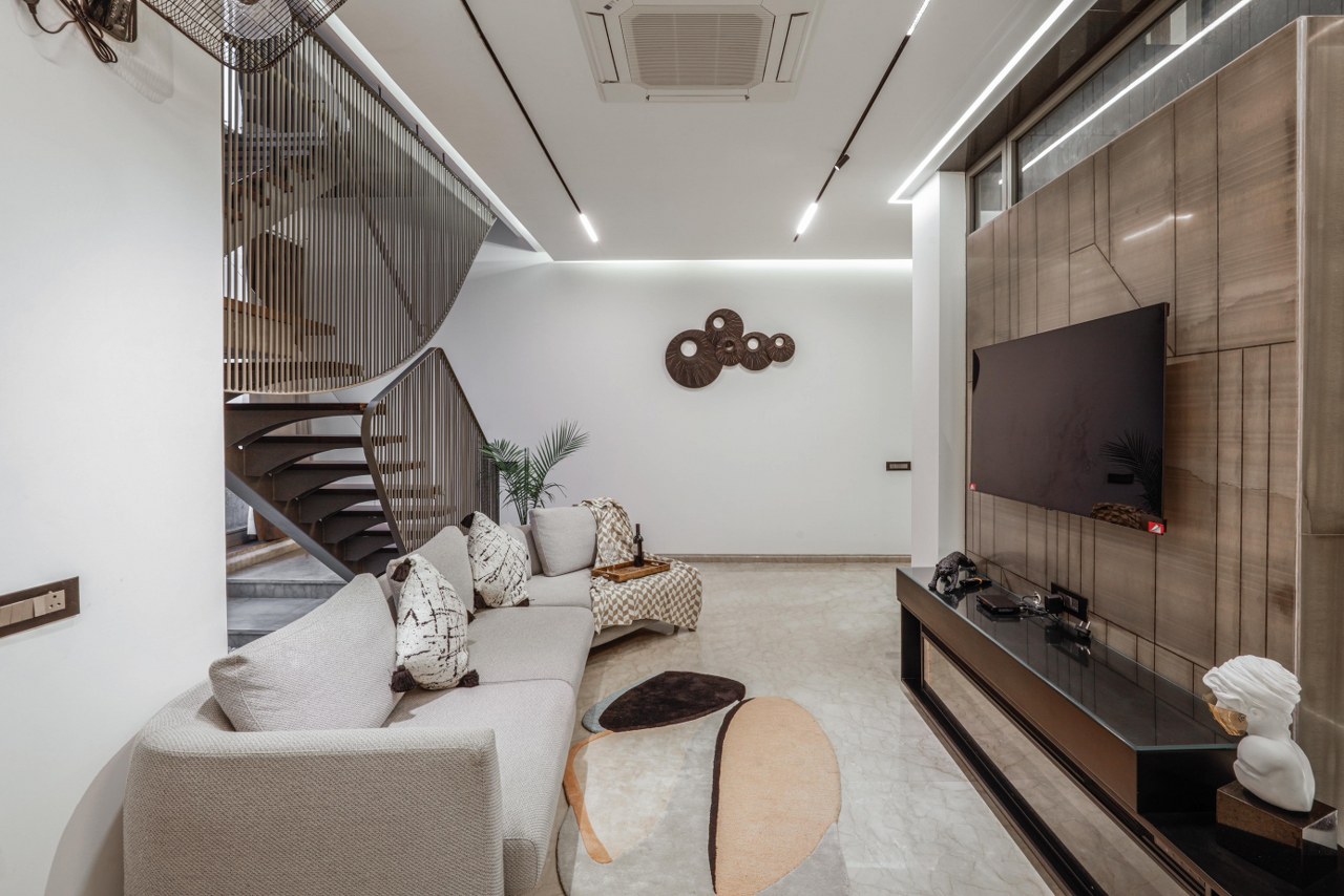 A Studio House Design Which Minimizes Internal Walls To Maximise ...