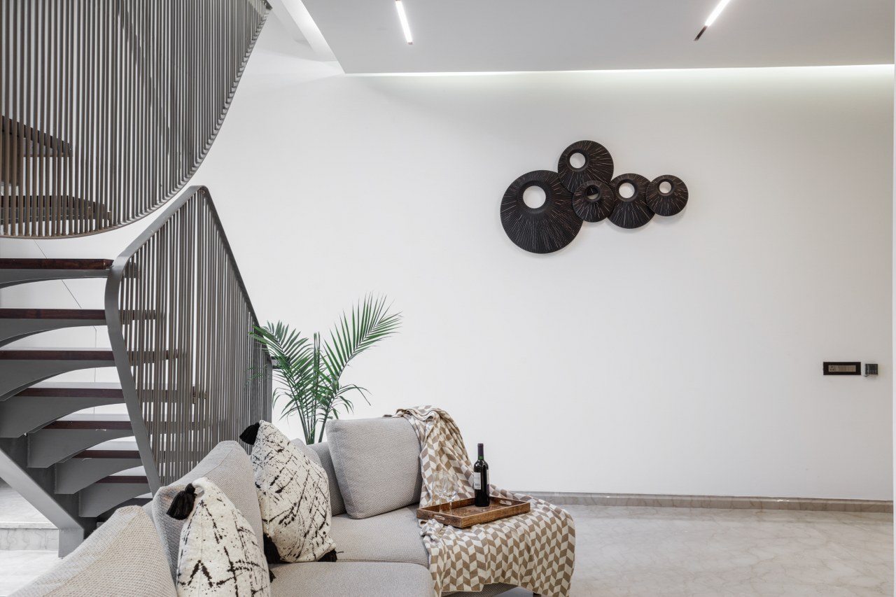 A Studio House Design Which Minimizes Internal Walls To Maximise ...