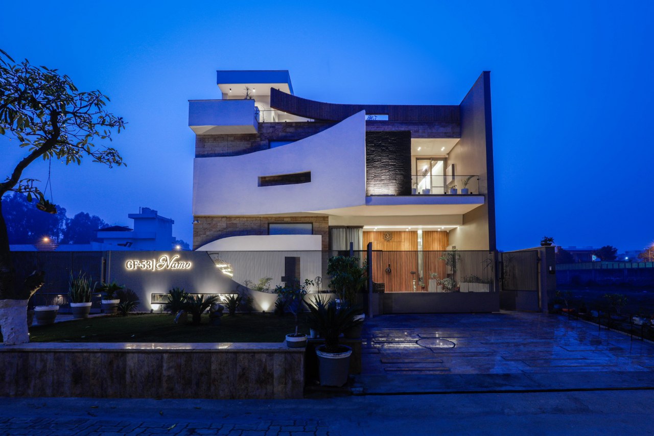 A Studio House Design Which Minimizes Internal Walls To Maximise ...