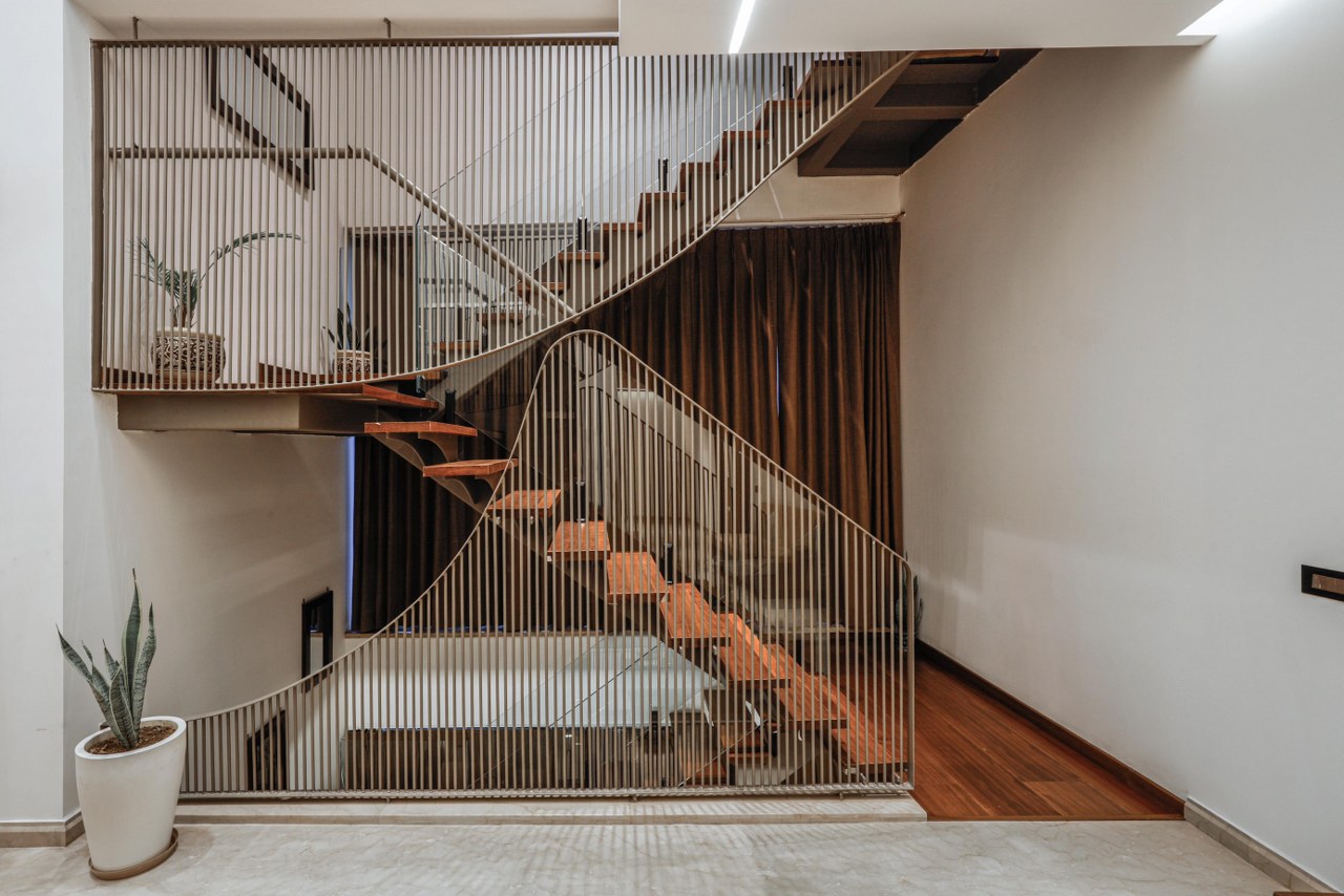 A Studio House Design Which Minimizes Internal Walls To Maximise ...