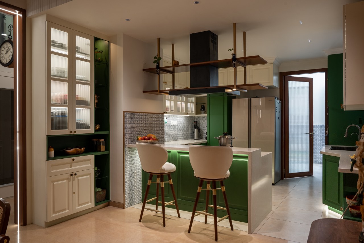 This Traditional Modern House Offers the Comforts of Contemporary ...