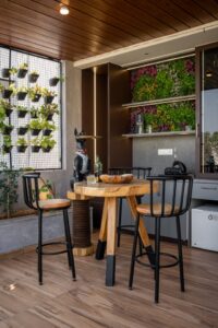 This Traditional Modern House Offers the Comforts of Contemporary ...