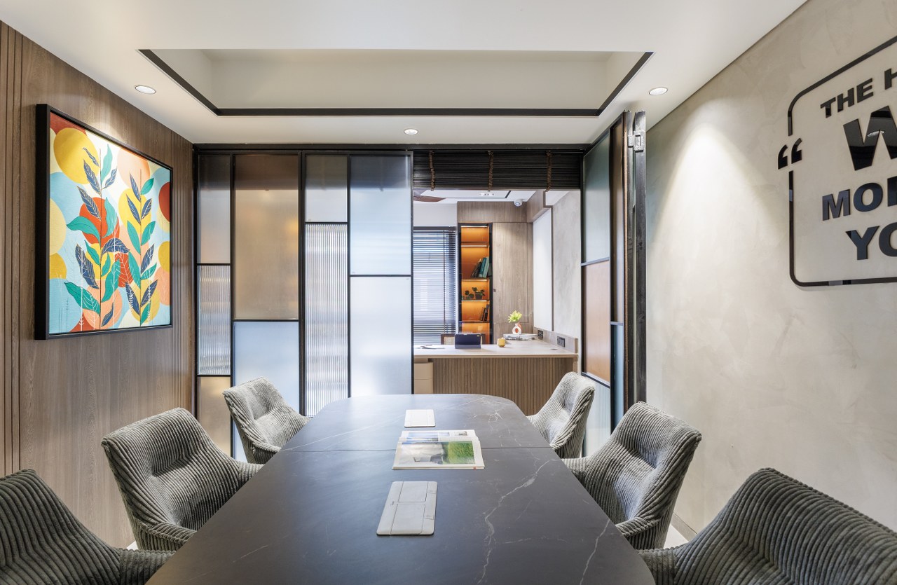 This Neutral White Office Fosters a Clean and Professional Atmosphere ...