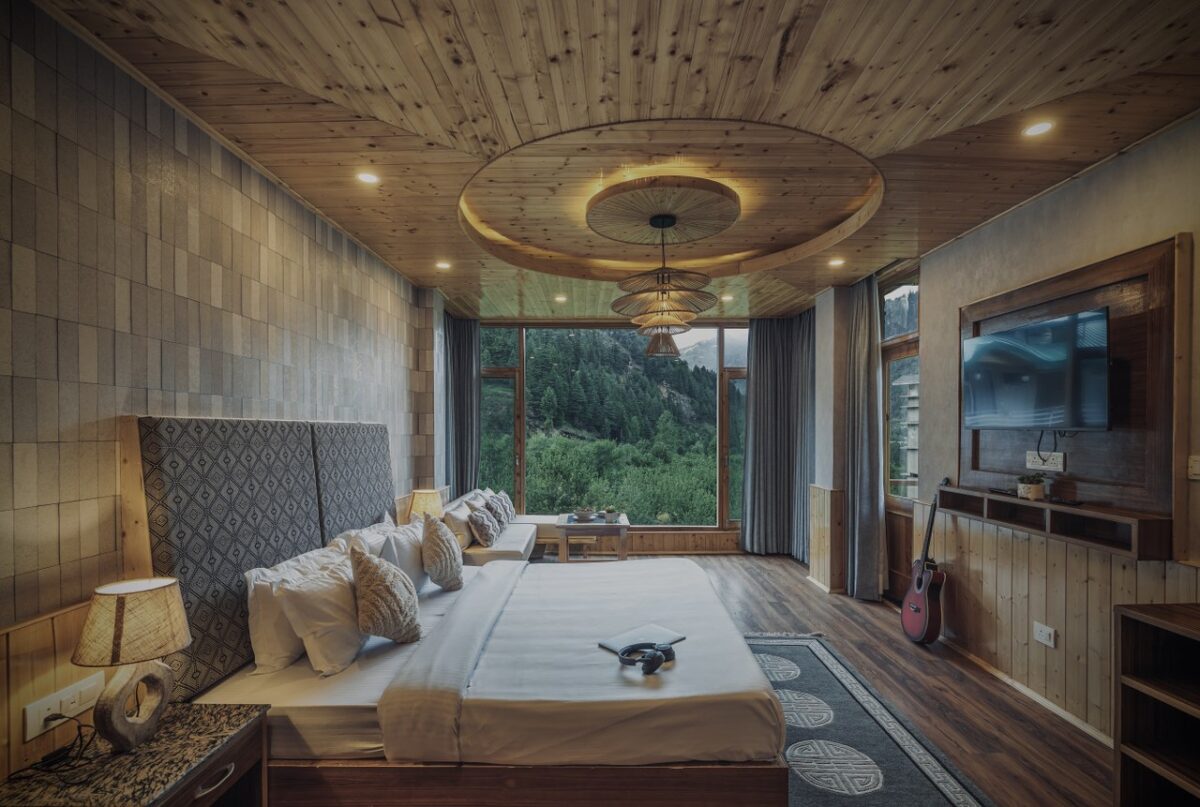 This Zostel in Manali Draws Inspiration From The Majestic Peaks | Space ...