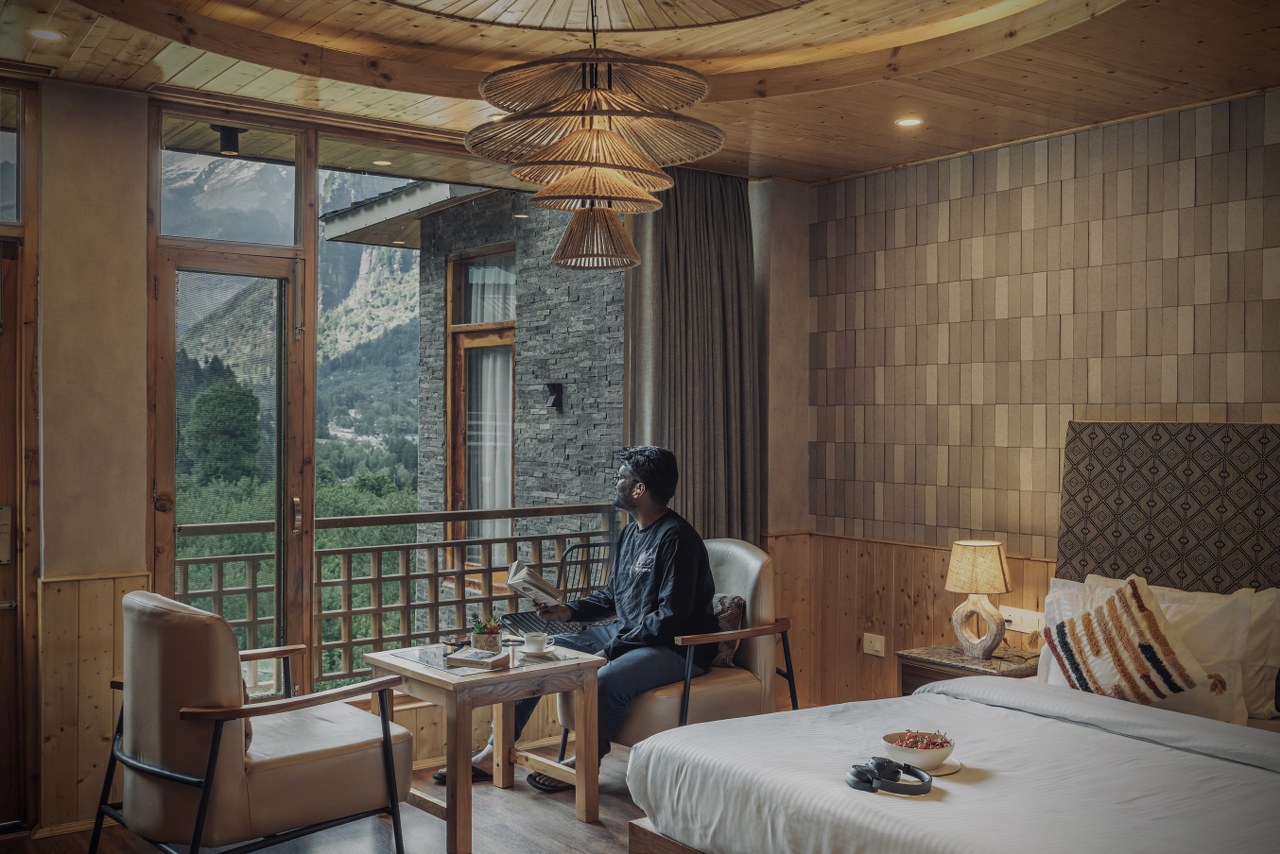 This Zostel in Manali Draws Inspiration From The Majestic Peaks | Space ...