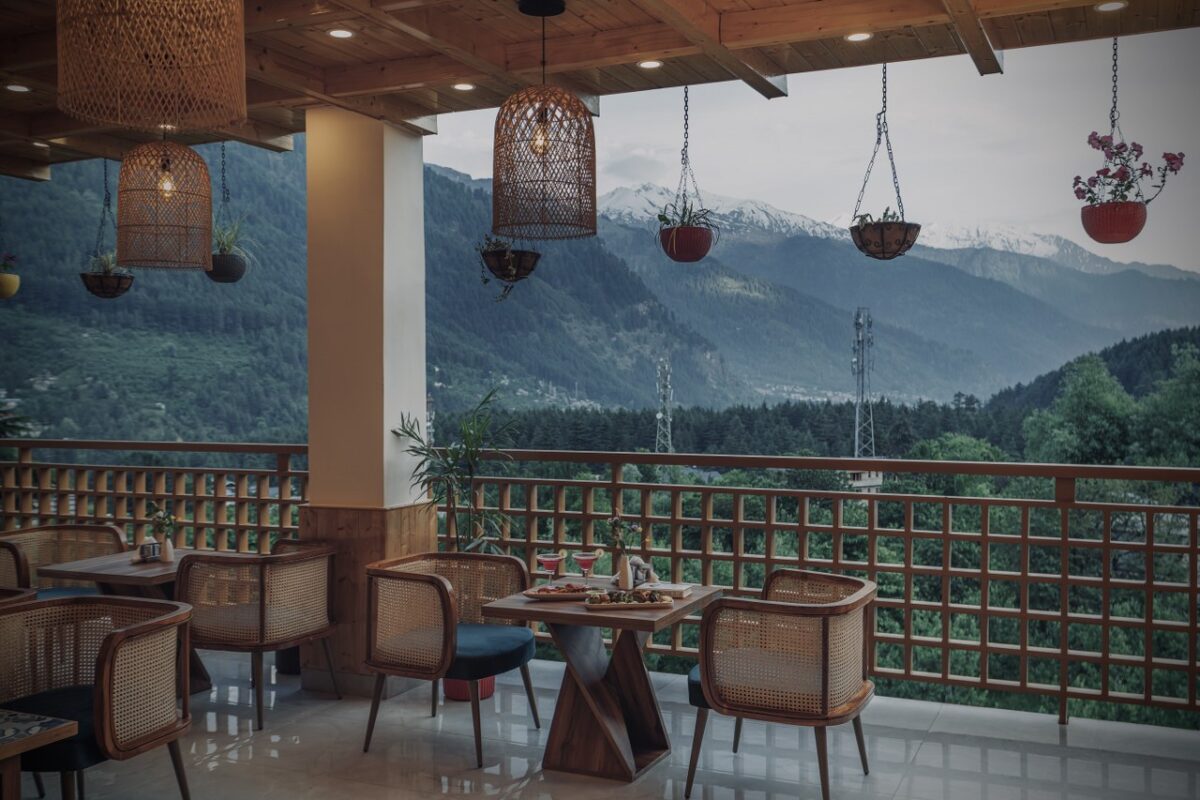 This Zostel in Manali Draws Inspiration From The Majestic Peaks | Space ...