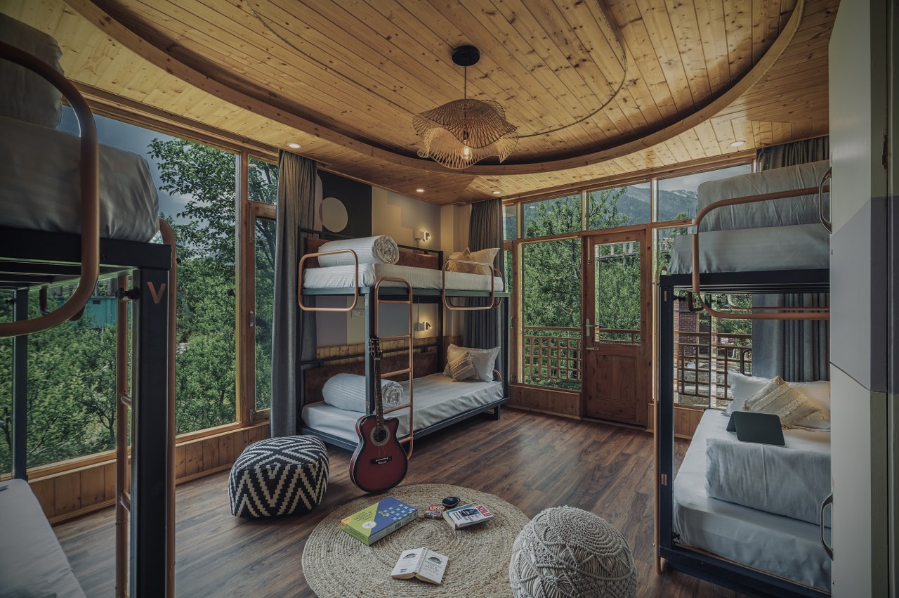 This Zostel in Manali Draws Inspiration From The Majestic Peaks | Space ...