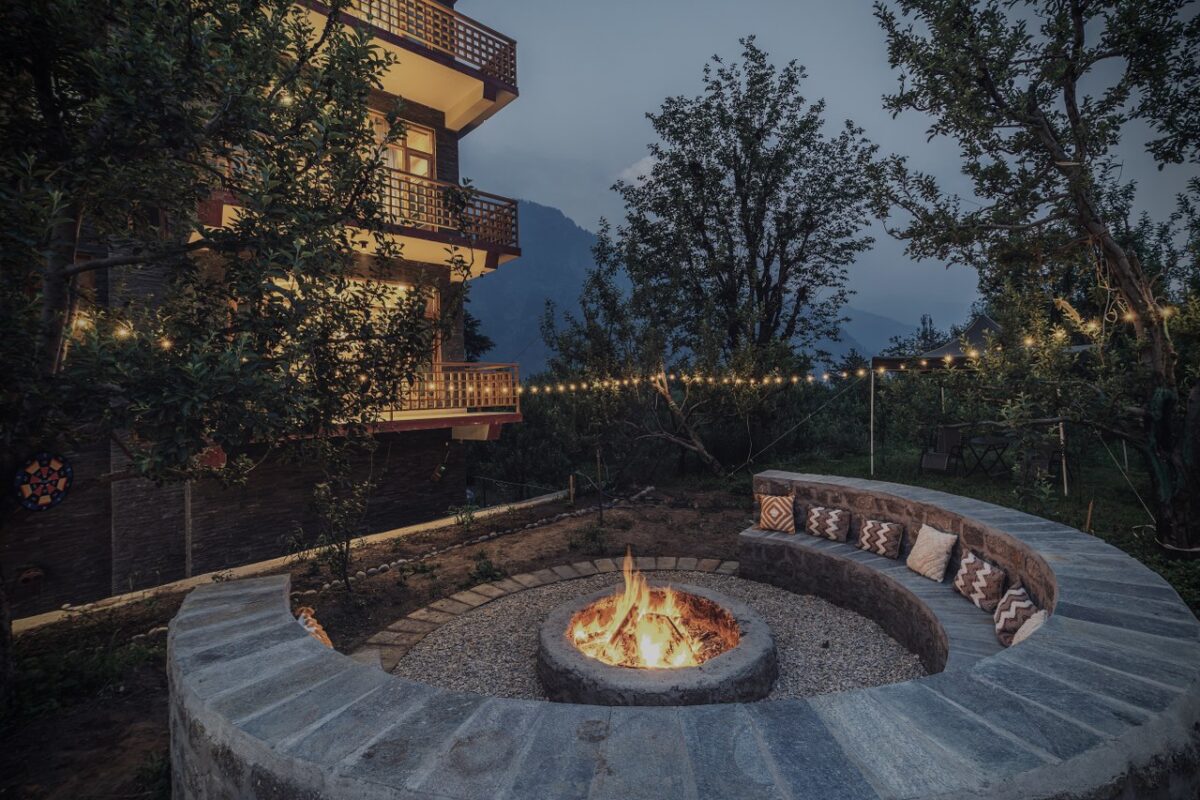 This Zostel in Manali Draws Inspiration From The Majestic Peaks | Space ...
