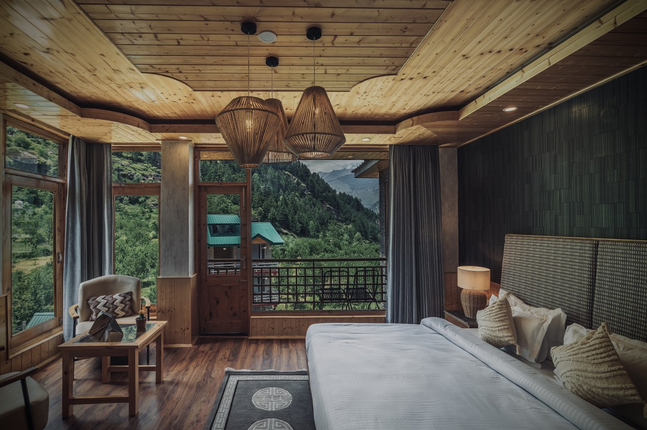 This Zostel in Manali Draws Inspiration From The Majestic Peaks | Space ...