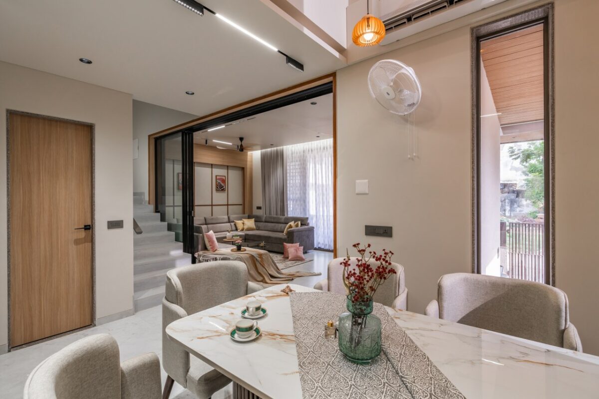 A 4 Bedroom House Design is set on a Limited Footprint | Harikrushna ...