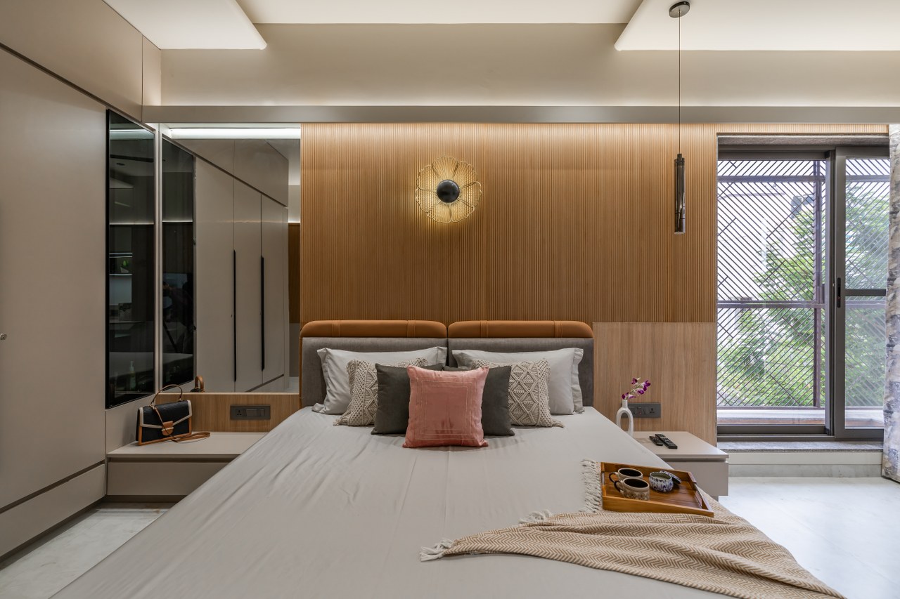 A 4 Bedroom House Design is set on a Limited Footprint | Harikrushna ...