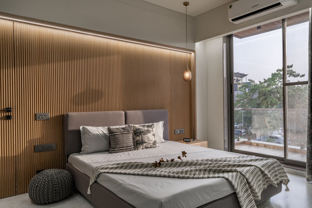 A 4 Bedroom House Design is set on a Limited Footprint | Harikrushna ...