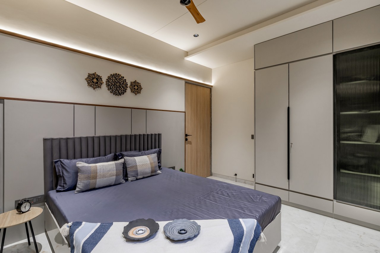 A 4 Bedroom House Design is set on a Limited Footprint | Harikrushna ...